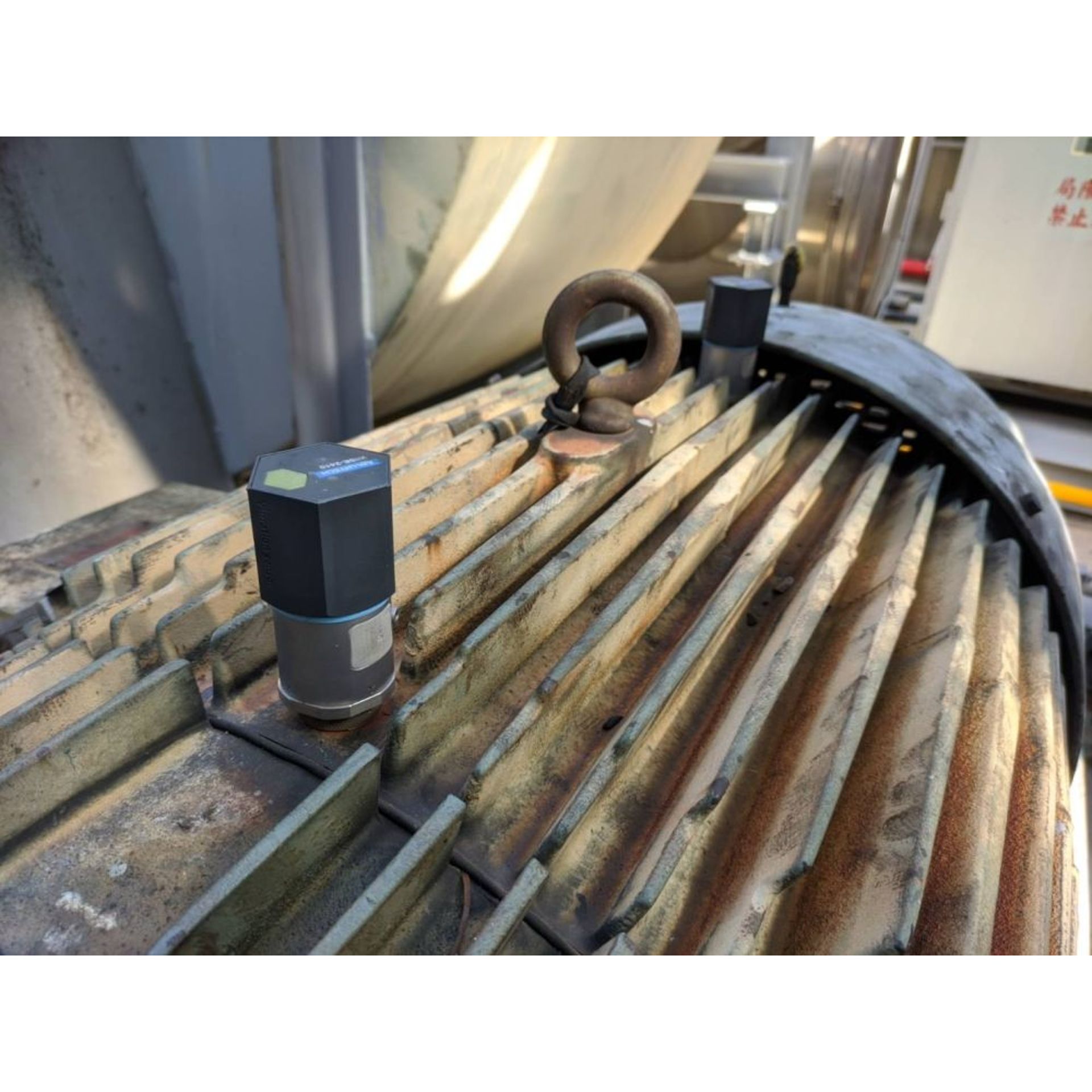 WISE-2410X Advantech LoRaWAN Vibrations- und Temperatursensor - BellEquip